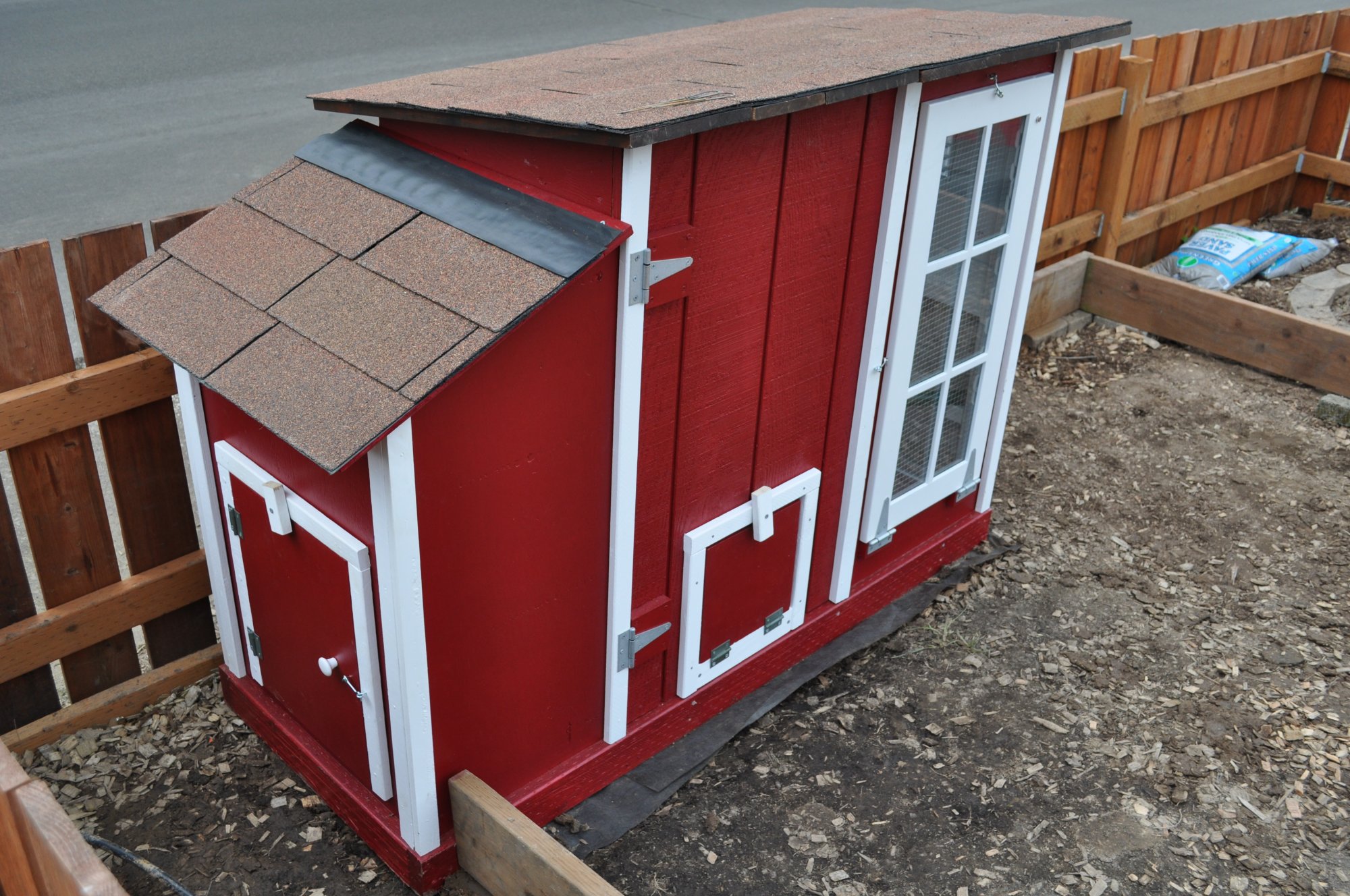 Little Urban Chicken "Barn" | BackYard Chickens - Learn How to Raise ...