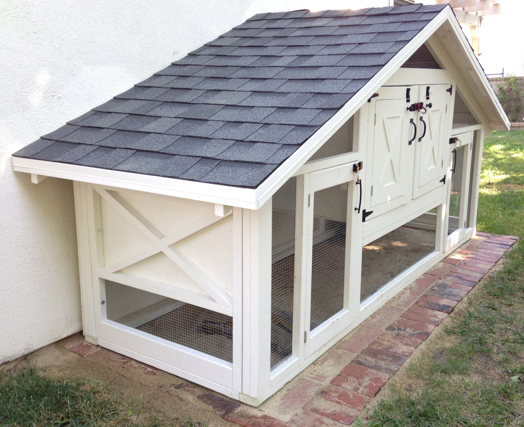 Troost Roost | BackYard Chickens - Learn How to Raise Chickens