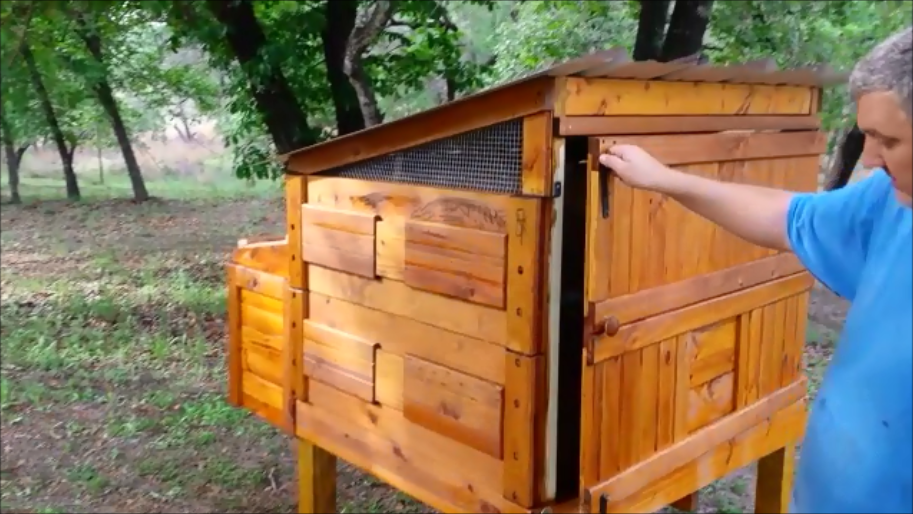 Chicken coop made from our boys old bunk bed. | BackYard Chickens ...