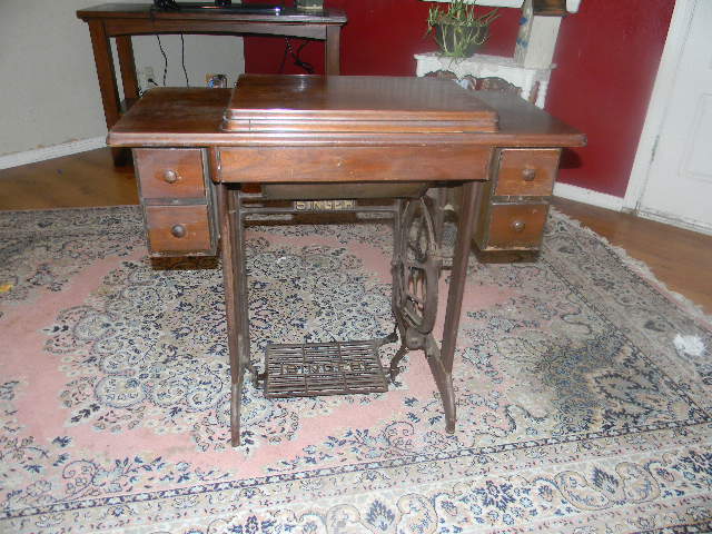 Singer Treadle Sewing machine model 15-88 ~Pictures~